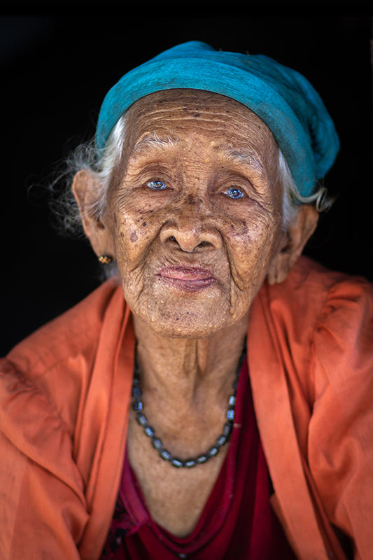 Azure – Imperfect Frame